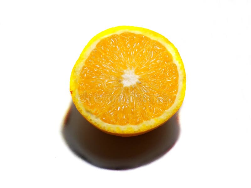Naranja Partida En Dos Aislada Fotos de stock - Fotos libres de ...