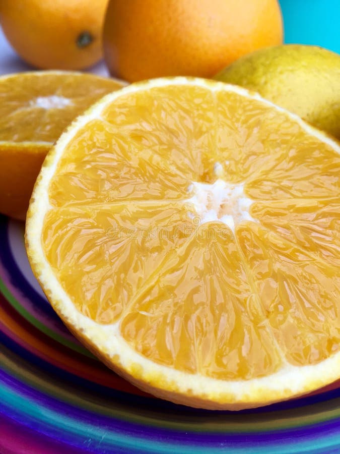 En Naranja Partida Fotos De Stock - Descarga 586 Fotos Libres de Derechos