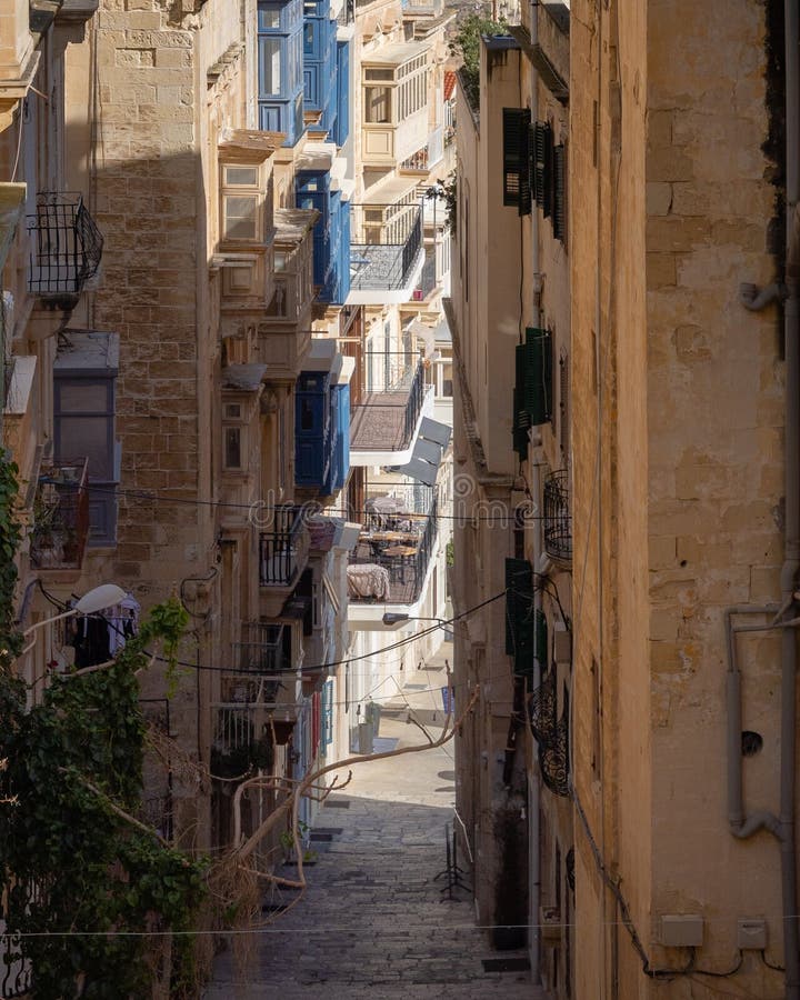 Narrow Street in Valetta, Malta Editorial Stock Image - Image of sunny ...