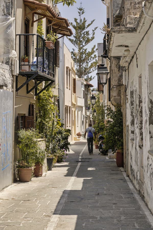 The Narrow Streets of the Old Town of Rethymno in Crete Editorial Photo ...