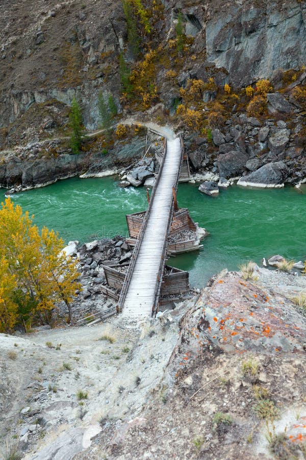 A narrow wooden bridge stock image. Image of nature, ravine - 35388505