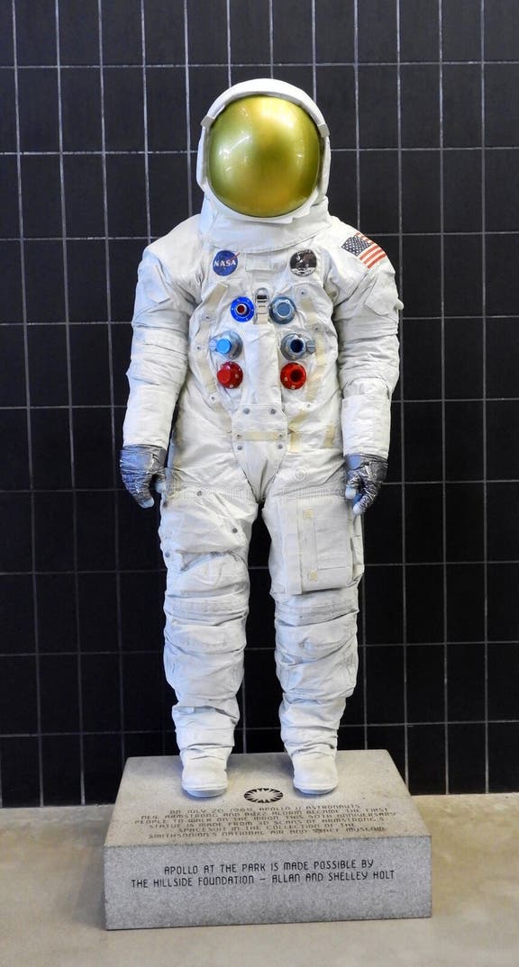 Nasa Apollo Moonwalk Spacesuit at Air and Space Smithsonian Editorial ...