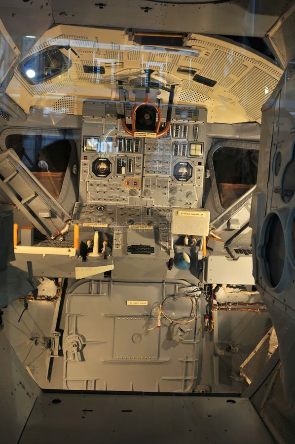 NASA S Space Shuttle Cockpit Editorial Photo - Image of nasa, discovery ...