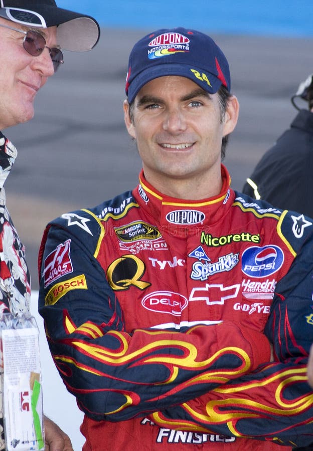 Jeff Gordon Celebrates Winning Southern 500 Redaktionelles ...