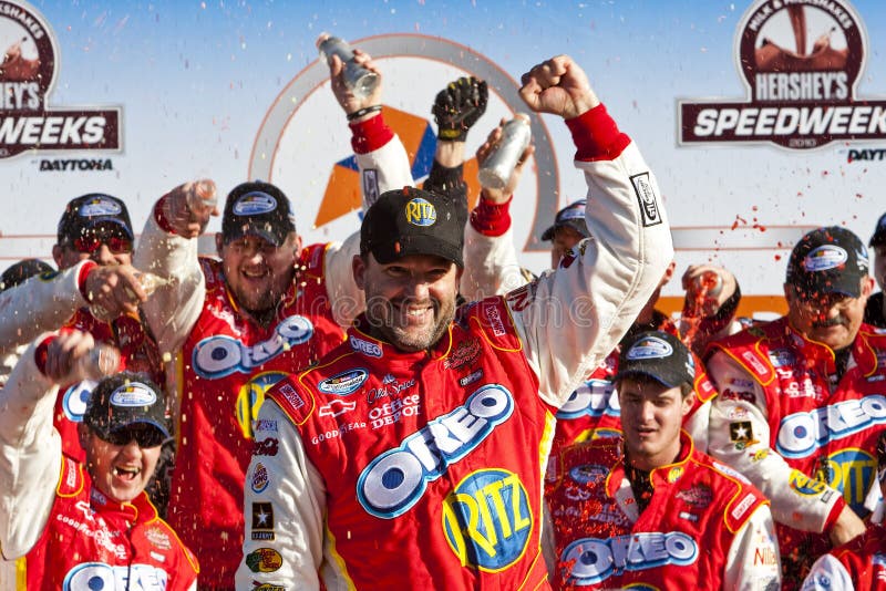 NASCAR Fans Fill the Stands Editorial Stock Image - Image of arena ...