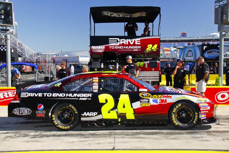 NASCAR - Gordon S #24 Pre Race Pit Box Editorial Stock Image - Image of ...