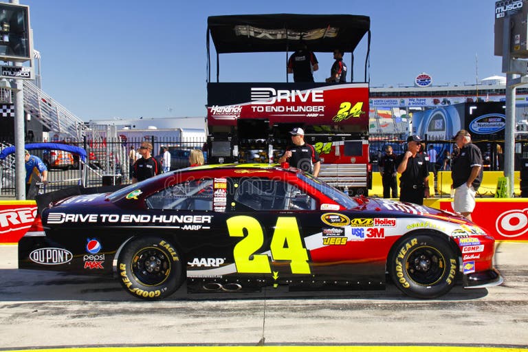 NASCAR - Gordon S #24 Pre Race Pit Box Editorial Stock Image - Image of ...