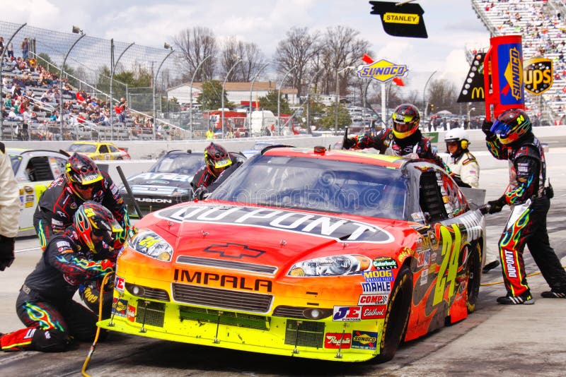 NASCAR - Gordon S Pit Crew Tires and Fuel Editorial Photography - Image ...
