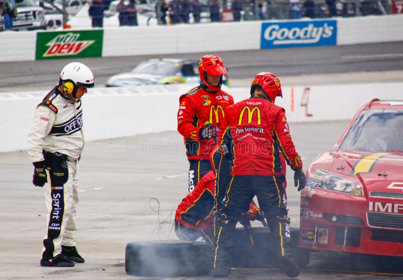 NASCAR - Smoking Tires editorial photo. Image of nascar - 21302701