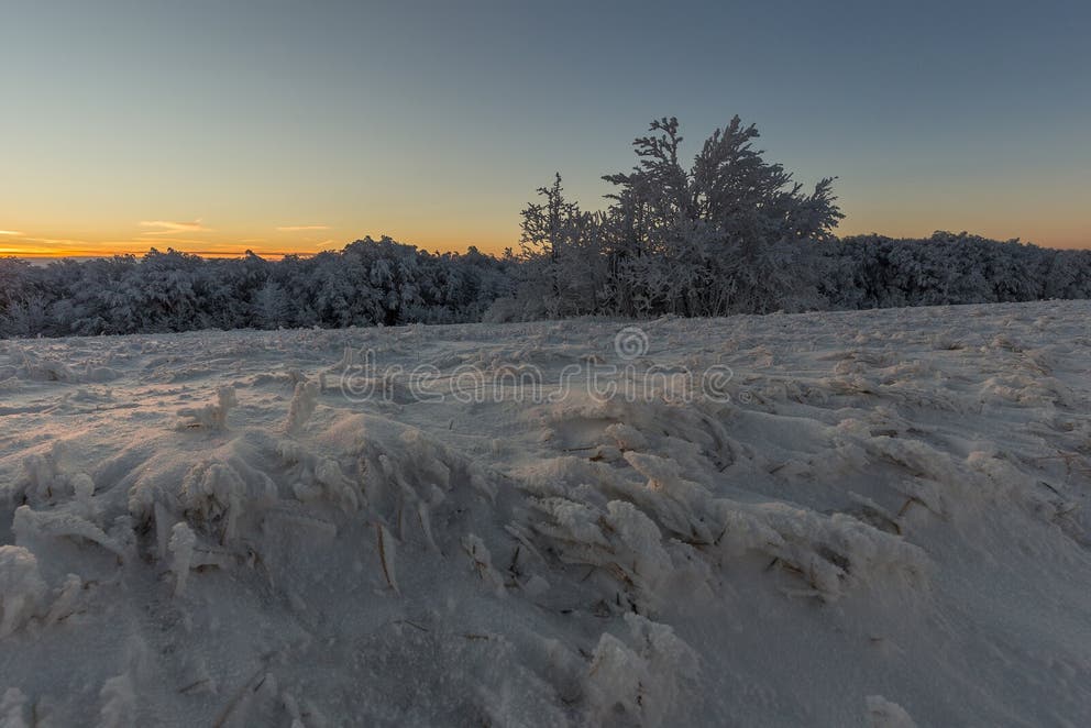 Nascer do sol do inverno foto de stock. Imagem de nave - 65400396