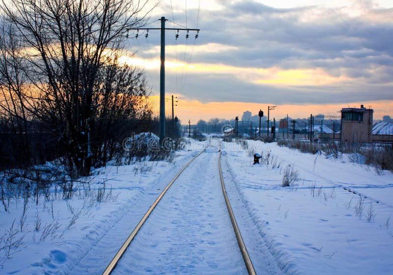 Nascer Do Sol Frio Na Estrada De Ferro Foto de Stock - Imagem de viagem ...