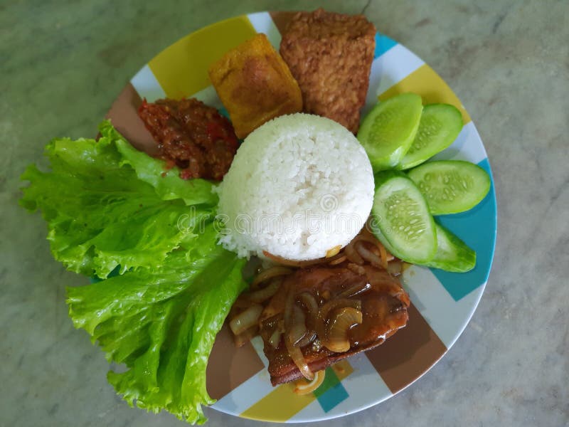 Nasi rames sehat indonesia stock photo. Image of meat - 224378192