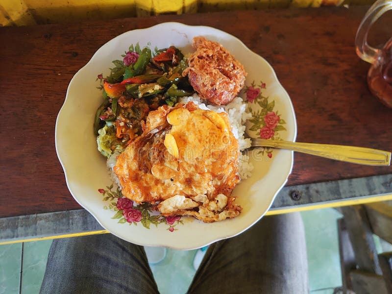 Nasi Rames, a Side Dish of Fried Eggplant, an Authentic Indonesian Food ...