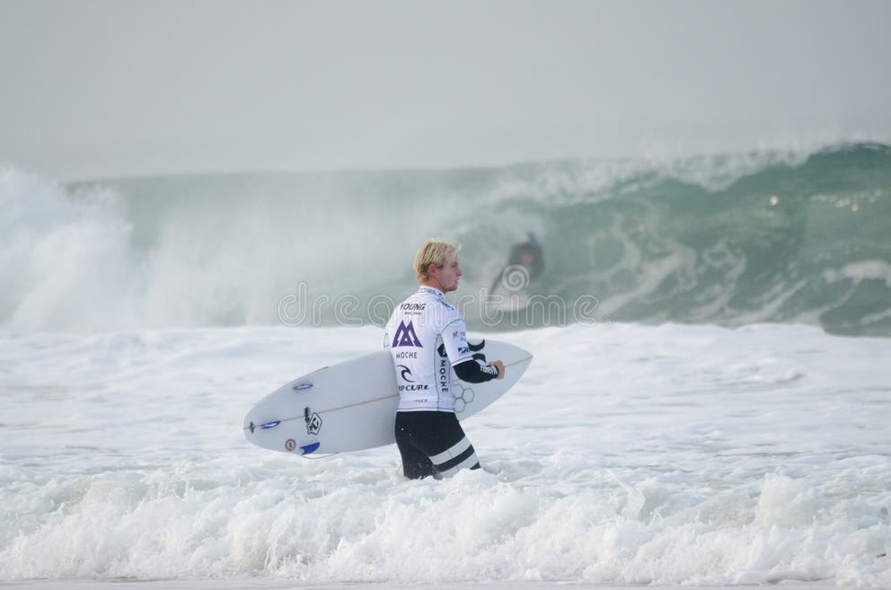 Nat Young (los E.E.U.U.) foto de archivo editorial. Imagen de hombres ...