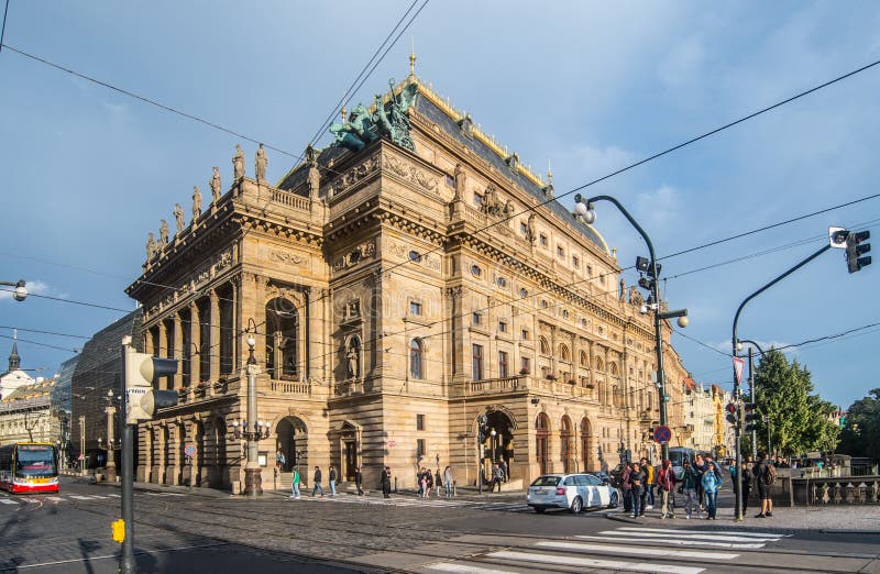 Het Nationale Theater in Praag Stock Afbeelding - Image of stedelijk ...
