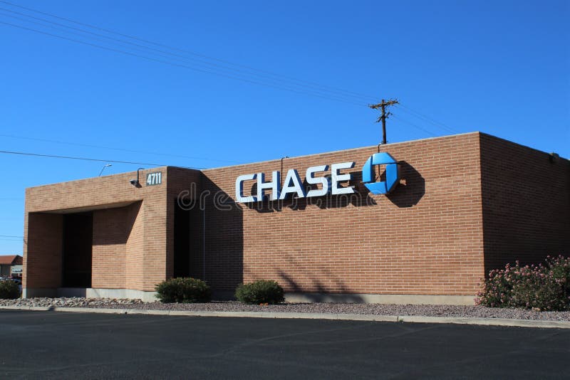 Chase Bank Sign, Logo Against Blue Sky Editorial Stock Image - Image of ...