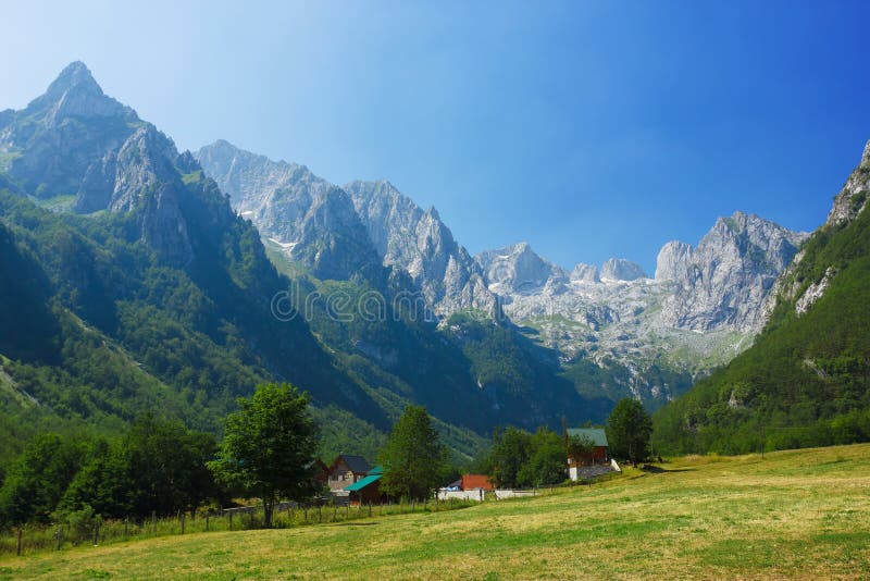 Nationalpark Prokletije stockbild. Bild von haus, albanien - 39061383