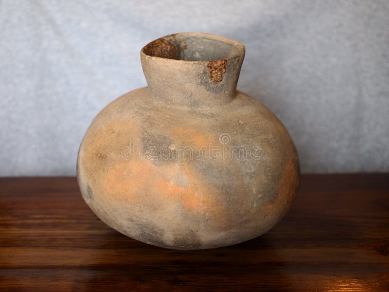 Single clay pot stock image. Image of native, background - 116213043