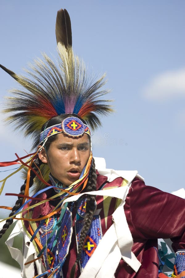 Native American Man in Full Dress. Editorial Stock Image - Image of ...