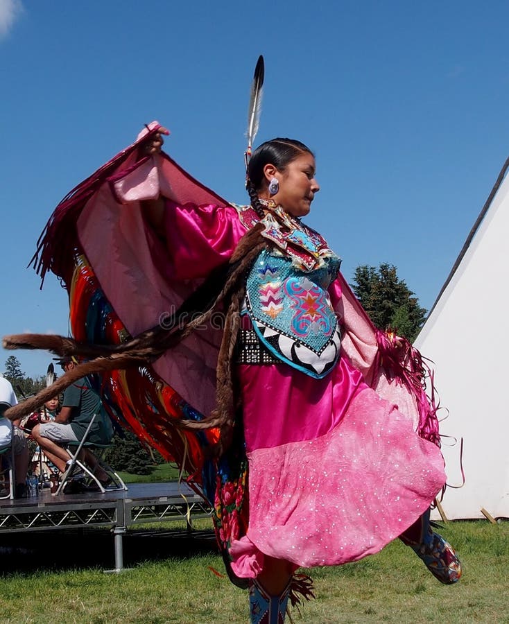 Native Dancer editorial image. Image of hertiage, dancing - 128384495
