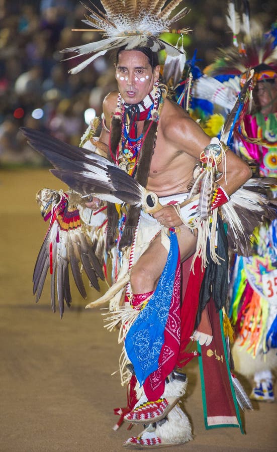 Nativo americano foto editorial. Imagen de herencia, comunidad - 34607306