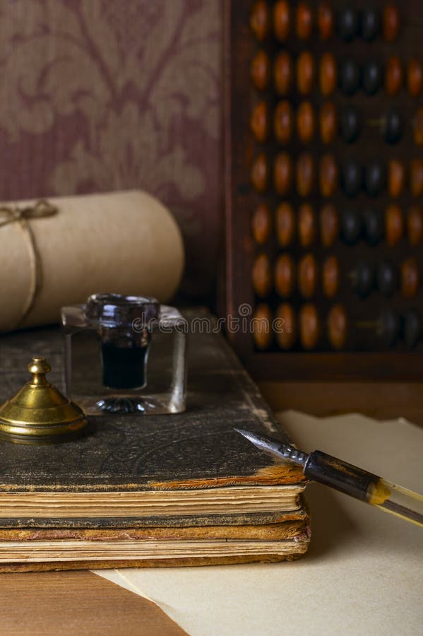 Natura Morta Con La Penna Ed Il Calamaio Fotografia Stock - Immagine di ...