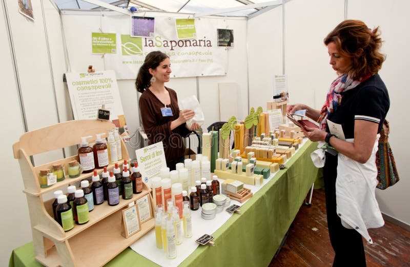 Natural Bath & Body Shop Editorial Image - Image of plant, organically ...