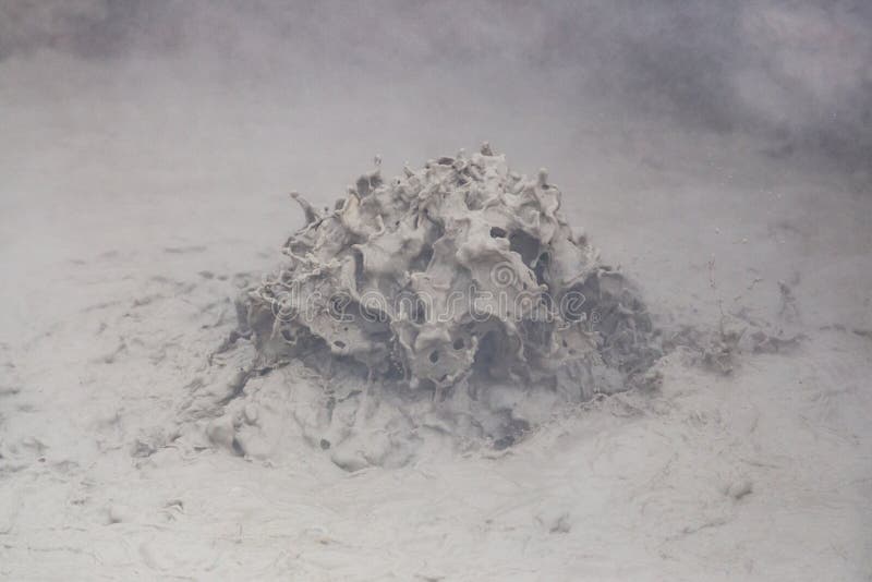 Bubbling Mud Pot, Drops, Vapor Stock Image - Image of landscape, bubble ...
