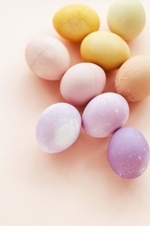 Natural Dying Colorful Easter Eggs Peach Background Stock Photos - Free ...