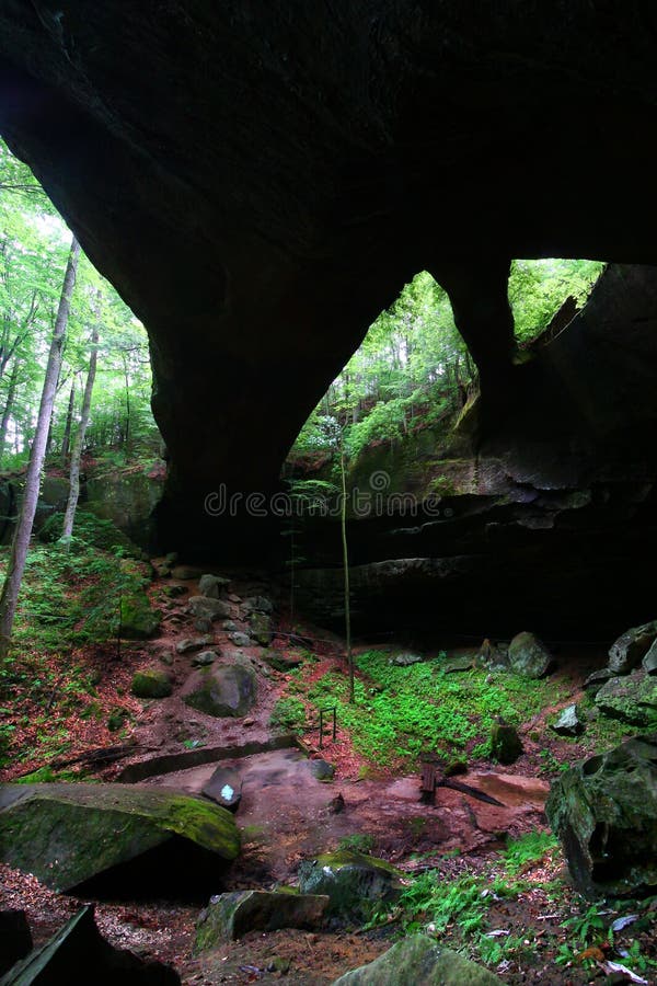Natural Rock Bridge in Alabama Stock Image - Image of calm, color: 23492511