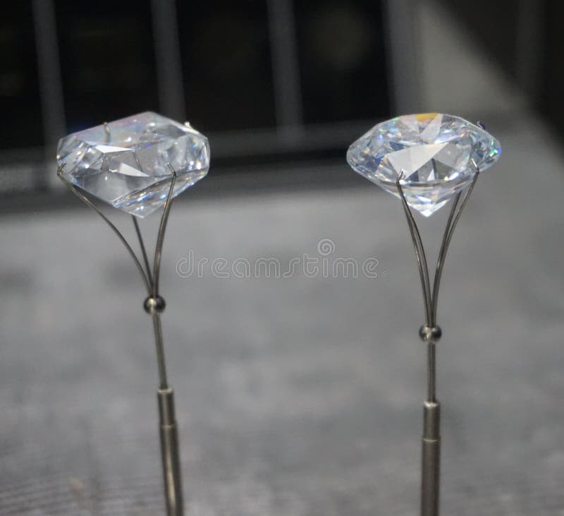 Natural Diamonds in the Metal Holder Stock Photo - Image of reflection ...