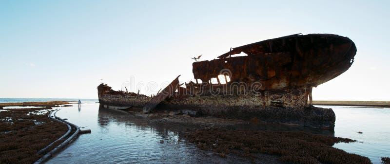 Naufragio De La Isla De La Garza Imagen de archivo - Imagen de marejada ...