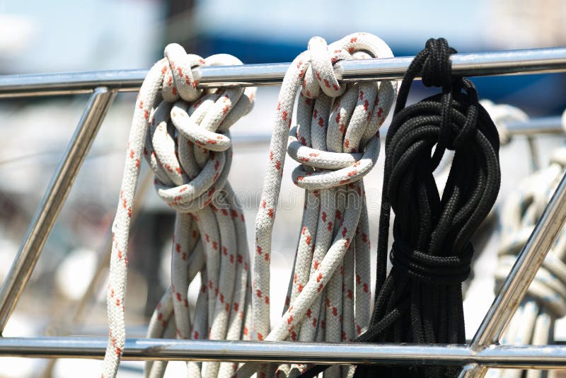 Nautical Ropes Connected by a Sea Knot on a Metal Rail 库存图片 - 图片 包括有 船舶 ...