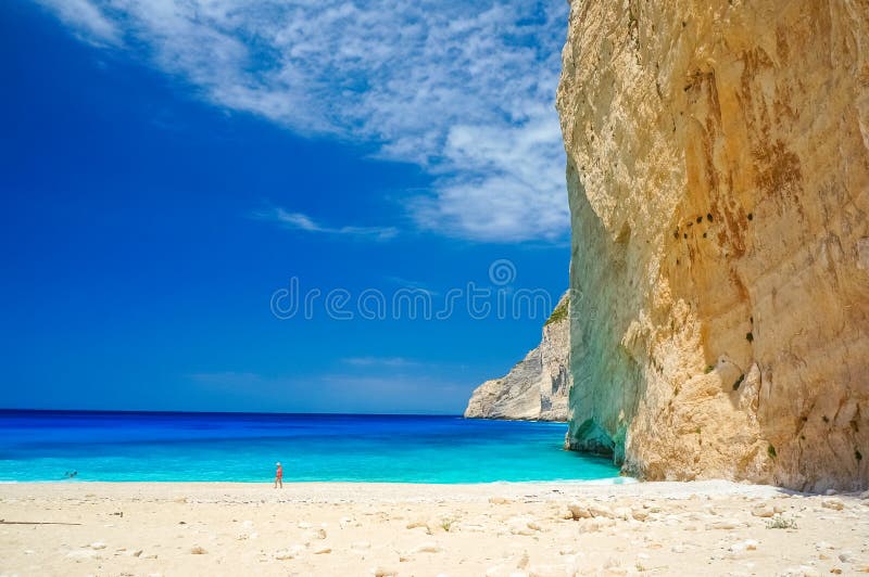 Navagio-Strand Mit Schiffbruch Gegen Sonnenuntergang Auf Zakynthos ...