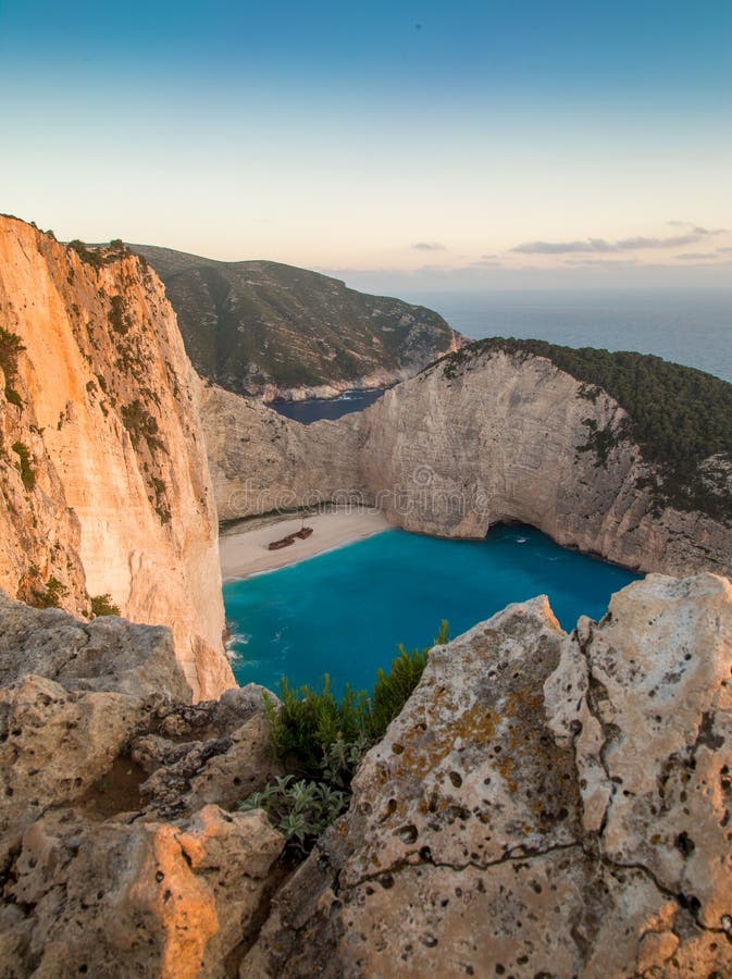 Navagio Zatoka I Statku Wrak Wyrzuca? Na Brzeg W Lecie Sławny Naturalny ... Navagio Zatoka I Statku Wrak Wyrzuca? Na Brzeg W Lecie Sławny Naturalny ...