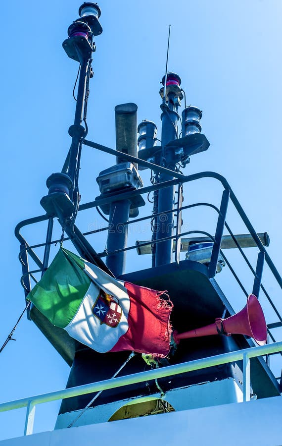 Radar navale. fotografia stock. Immagine di itinerario - 12657502