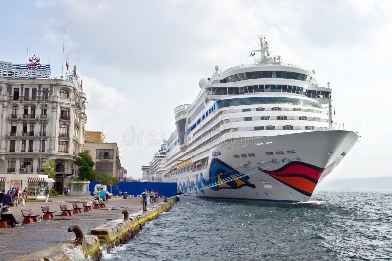 Nave Della Diva Del AIDA a Costantinopoli Fotografia Stock Editoriale ...