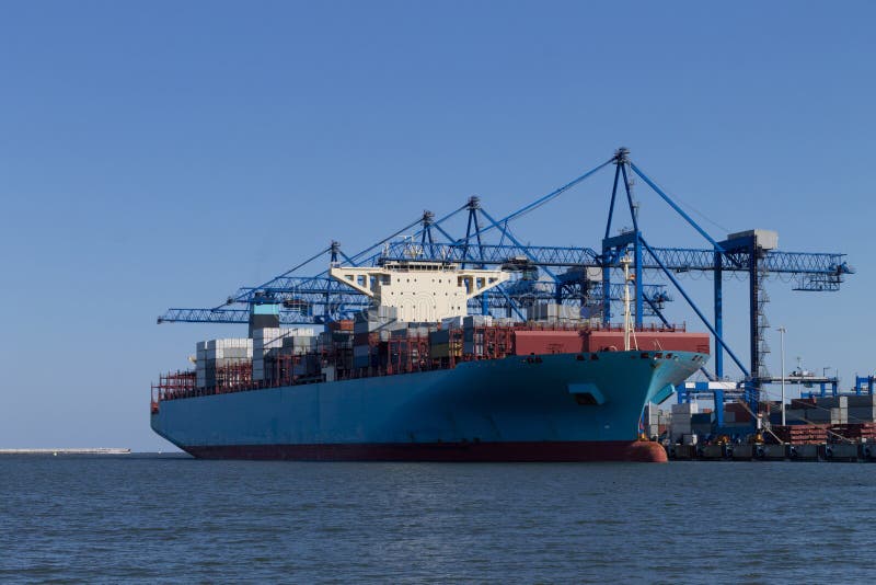 La nave porta-container immagine stock. Immagine di nave - 30032295