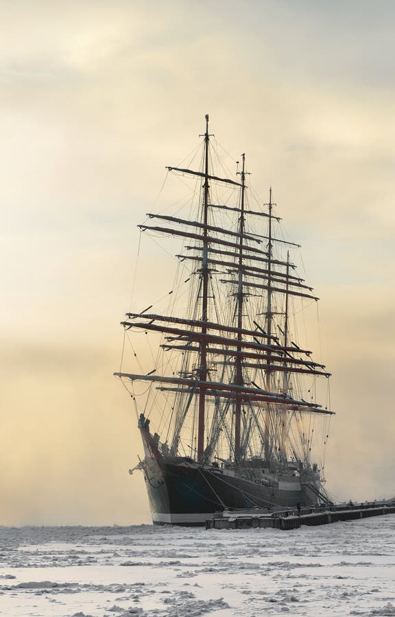 Nave Sedov en invierno foto de archivo. Imagen de acceso - 37386082