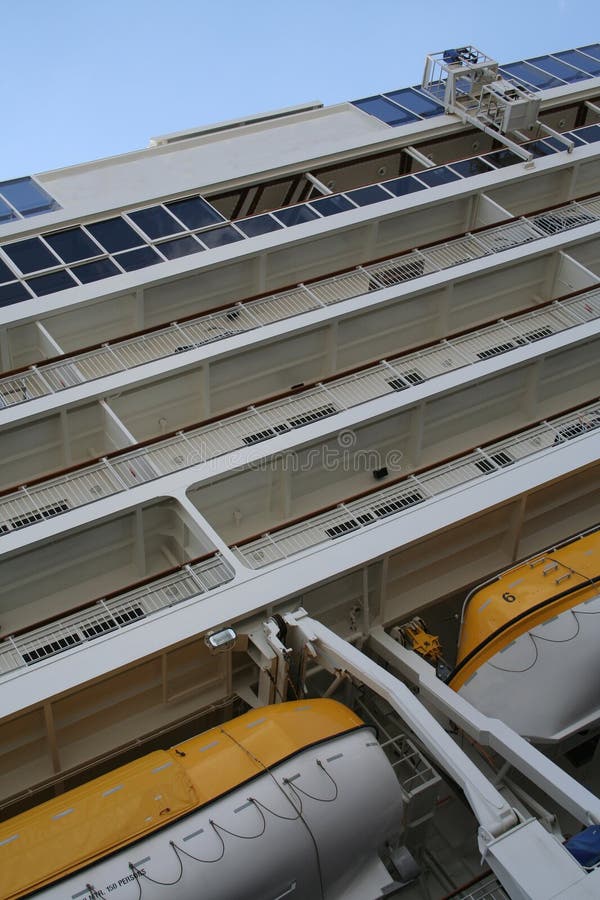 Navio da balsa foto de stock. Imagem de amarre, corda - 2940536