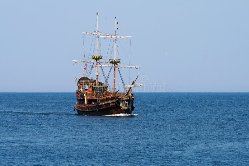 Navio de pirata foto de stock. Imagem de leme, curso - 11116562