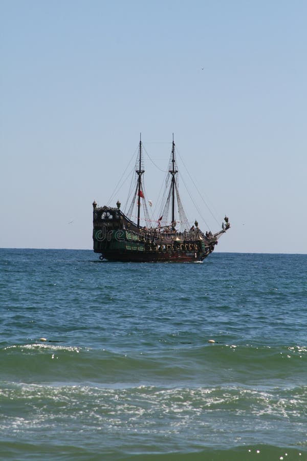 Navio de piratas imagem de stock. Imagem de pirata, vela - 14766369