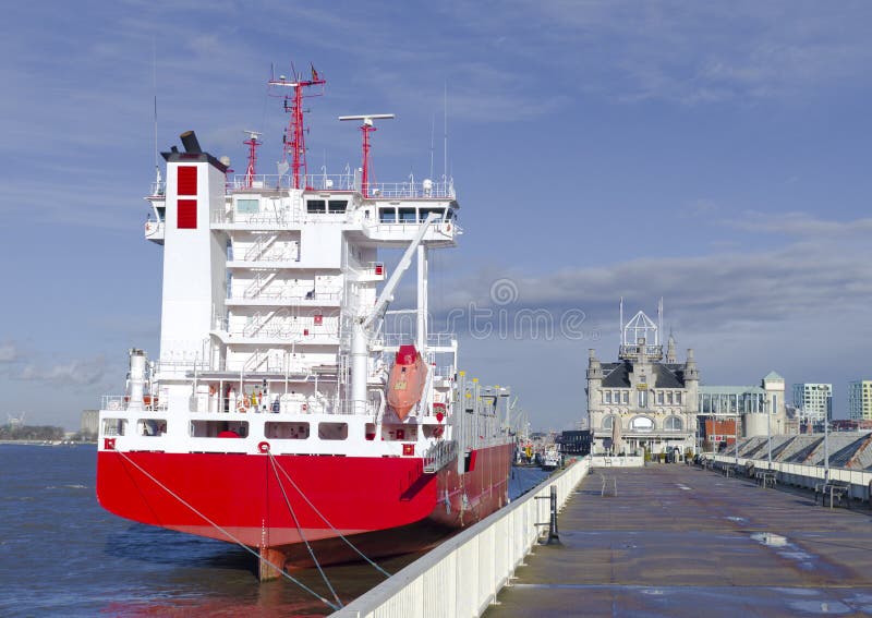 Navio industrial imagem de stock. Imagem de barco, cais - 29550477