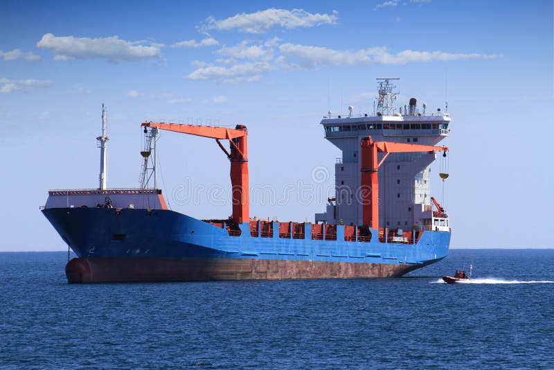 Navio mercante foto de stock. Imagem de balsa, refinaria - 24984106