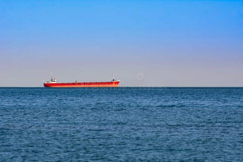 Navire cargo en mer photo stock. Image du logistique - 160596424