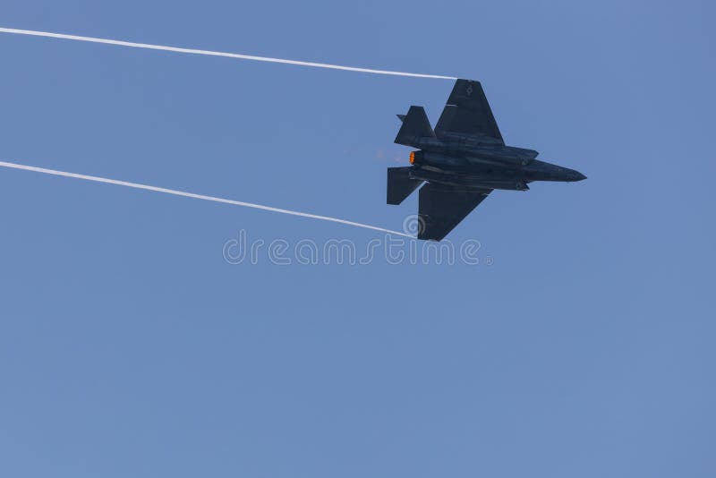 Navy F-35 Fighter Jet Performing a Demonstration Editorial Image ...