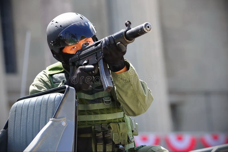 Navy Officer Holding a Rifle at NDP 2010 Editorial Photo - Image of ...