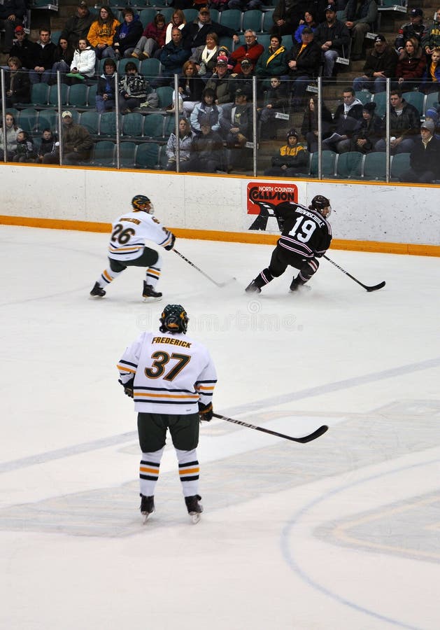 NCAA Ice Hockey Game editorial stock photo. Image of defense - 18603998