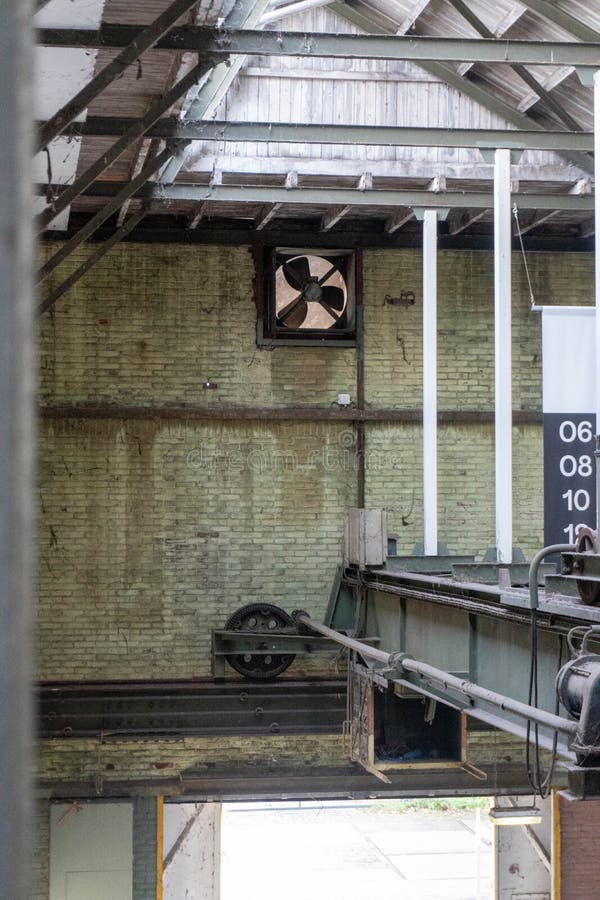 NDSM Wharf Amsterdam - Industrial 2 Editorial Photo - Image of artwork ...