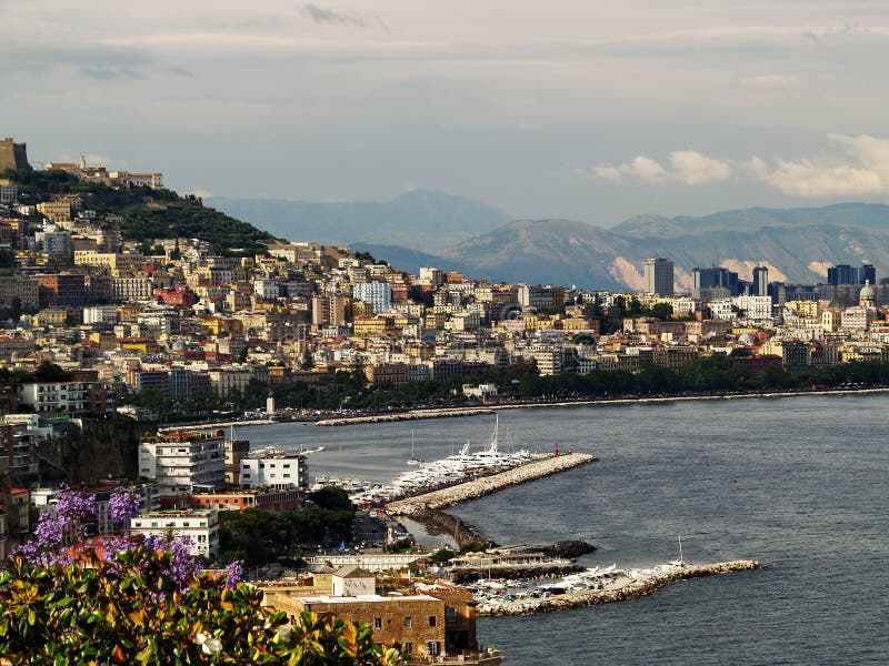 Neapel-Hafen stockbild. Bild von meerblick, cove, stadt - 668521
